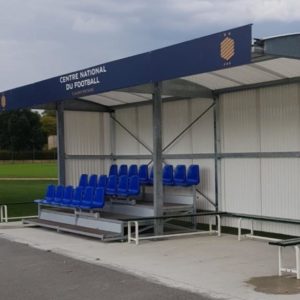 Tribune sportive et gradins pour terrain de sport