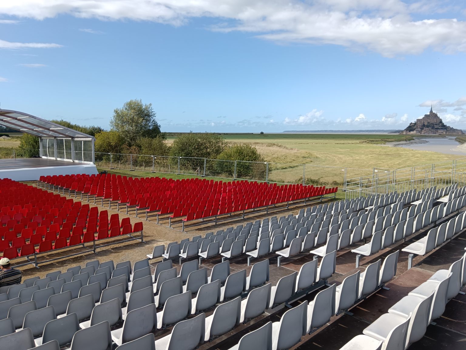 Custom outdoor modular grandstand rental in France